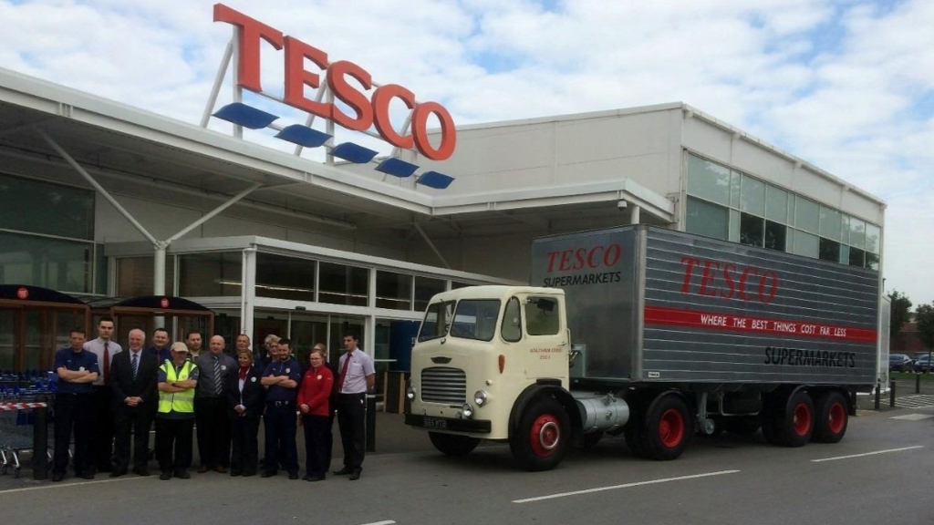 Huntapac delivering fresh British Christmas carrots to Tesco